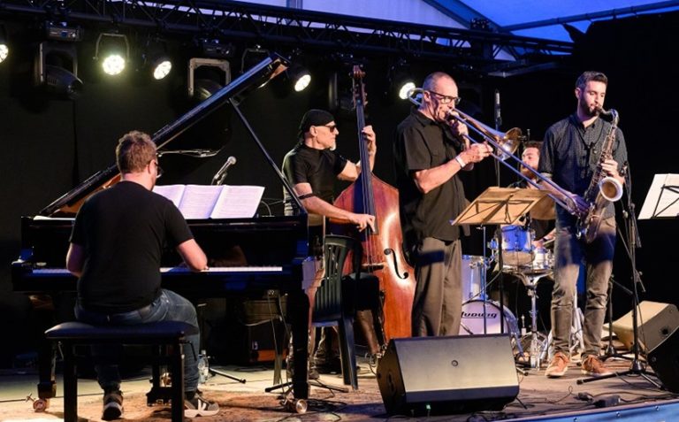 All About SLR 5 New Band EX - Sal La Rocca